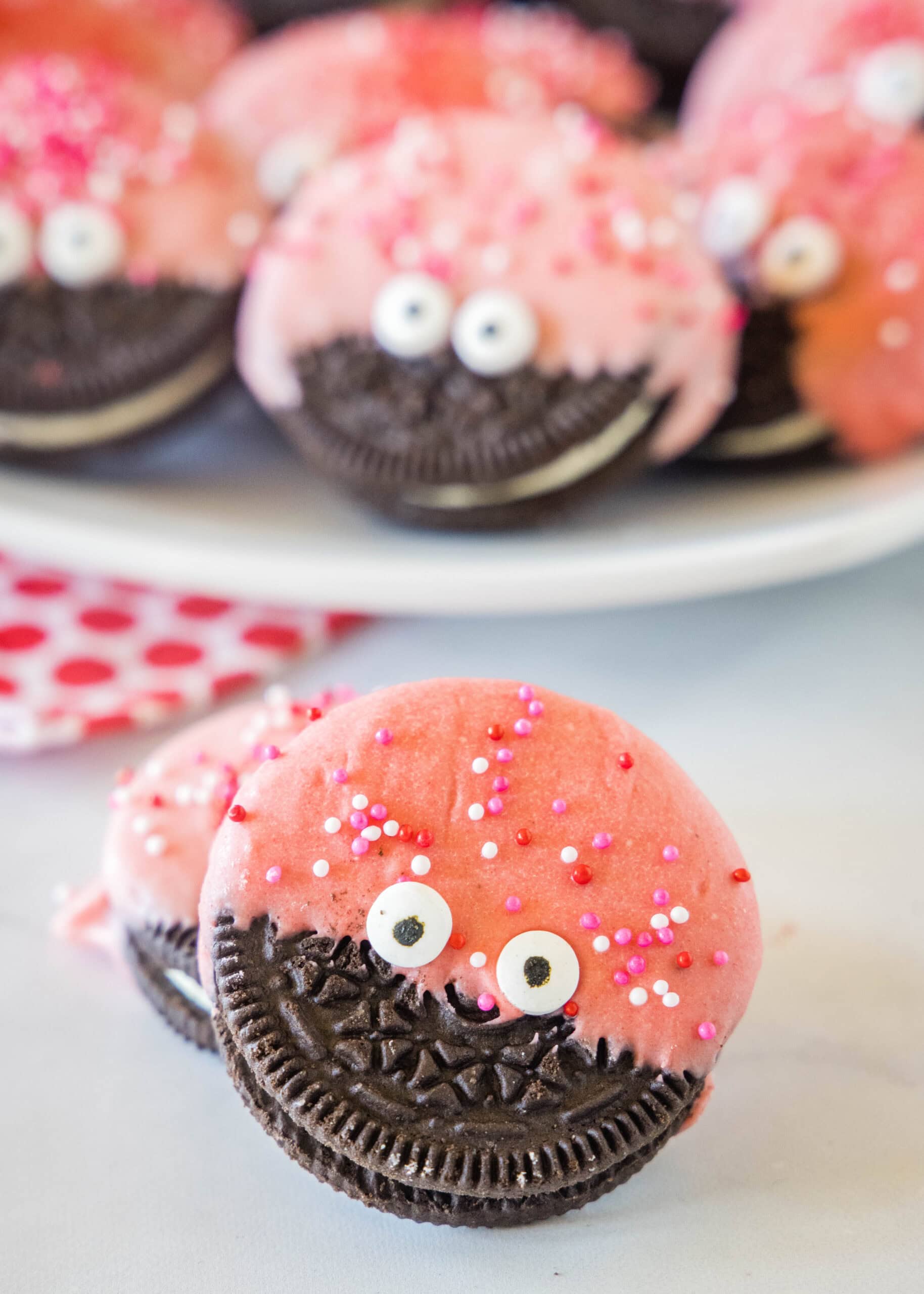 Love Bug Oreo Cookies - Dinners, Dishes, and Desserts